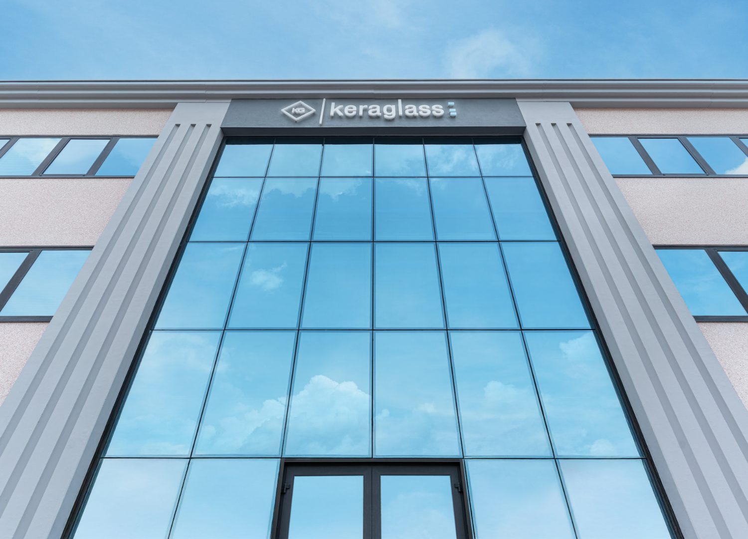 الرؤية الاستراتيجية تدفع الابتكار التكنولوجي لشركة Keraglass